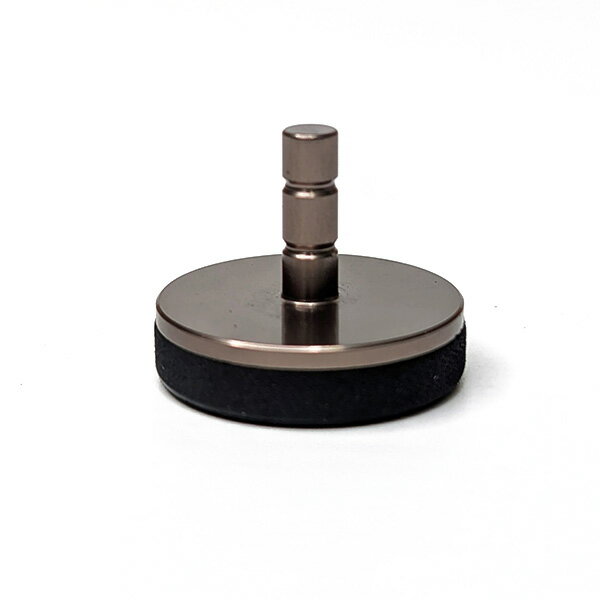 アルミエンドキャップ。アルマイト加工された底面ラバー仕様(黒部分)の軽量アルミエンドキャップです。アルミパーツでカラーを合わせやすいので、デザイン性に富んだカスタムロッドが製作可能。フロントリールシートリング(FRRA-16)やエンドキャッ...