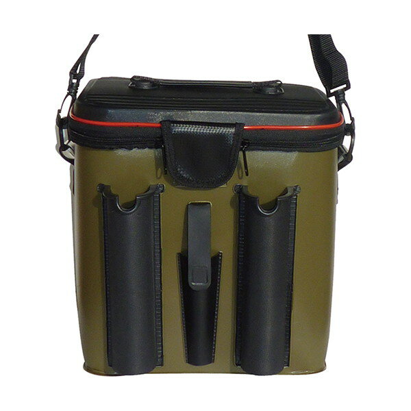 ●待望のロッドスタンド付BAG登場！●予備のロッドをセット出来るROD STAND2ヶ付。●小物等の整理に便利な薄型ポーチ付。●管釣りやボートエギングetcに便利なミドルサイズ。●底部には転倒を防ぐアシストフレーム装備。●雨・シブキが入りに...