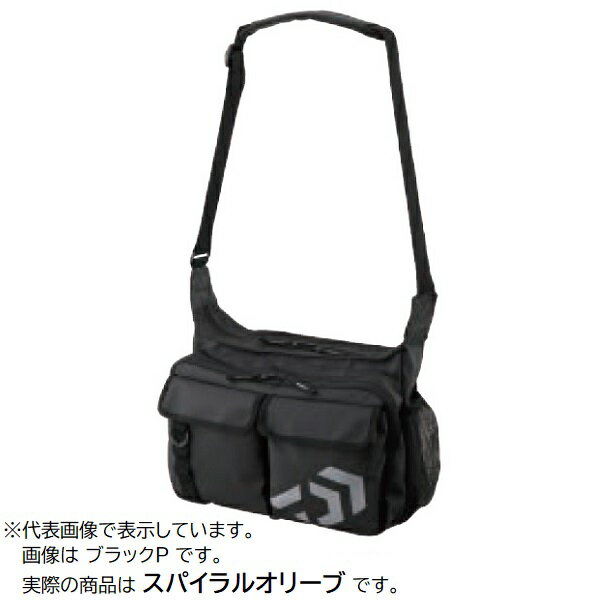 陸っぱりを中心に幅広いフィッシングシーンで活躍する汎用ショルダーバッグ。●メインルームに中型ボックス（26×19cm程度）を2〜3個収納可能。●小物類を別けて収納できるフロントポケット、内ポケット付き ●プライヤーホルダー、Dリング、ベルト...