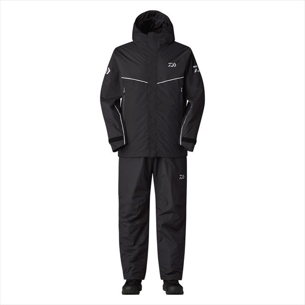 大盛中綿でしっかり温かい。磯・船用防寒モデル。防寒中綿を大盛り（通常の1.2倍）の120gを詰め込んだスーツ。安心感のある生地厚の防水透湿性に優れたRAINMAXの2層素材を採用。レトロなスポーティーさをデザインに落とし込み、暗闇でも目立つ...
