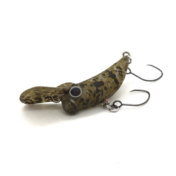 バックストローク同様に、おでこにリップの付いた【UP Ward Lip】を採用し、シンキングウェイト設計にすることでスプーンのようにタナを刻むことが出来、浮き上がりを押さえた設計により安定して一定のレンジを引きことが出来ます。アングラーの思...