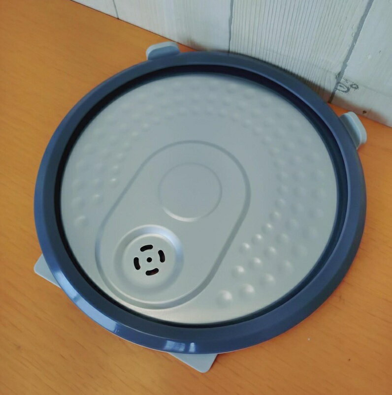 東芝 TOSHIBA 【320A2504】 炊飯器 内蓋 320A2504 【純正品】【適合本体品番】RC-10HR【適合本体品番を必ずご確認ください】部品ご購入の際には、お手持ちの本体品番と適合するか、必ずご確認をお願いいたします。同じ部...