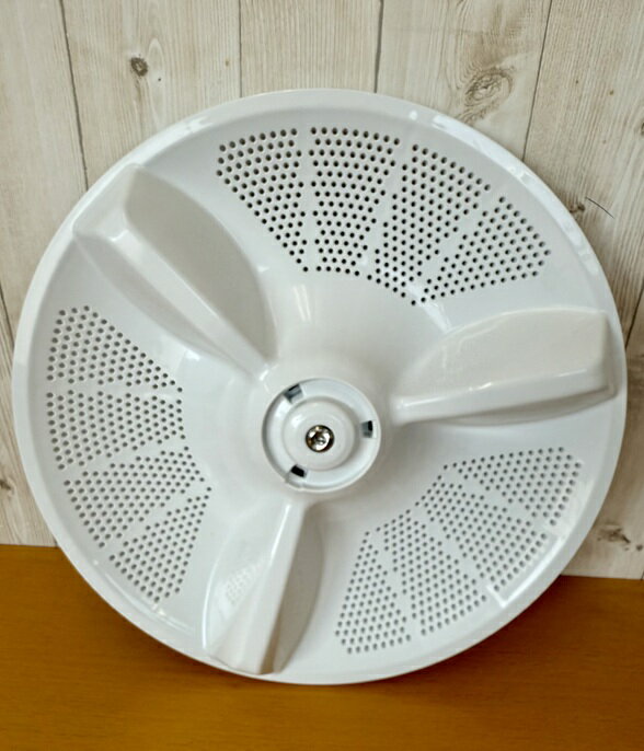 【AXW5EL3LP0】パルセーターとは、洗濯機の底のにある丸い回る部分の部品の名称です。洗濯機を運転しているカラカラと空回りするような音がする場合は、パルセーターの部分の故障の可能性があります。 【ご注意ください】パルセーターは必ずメーカ...