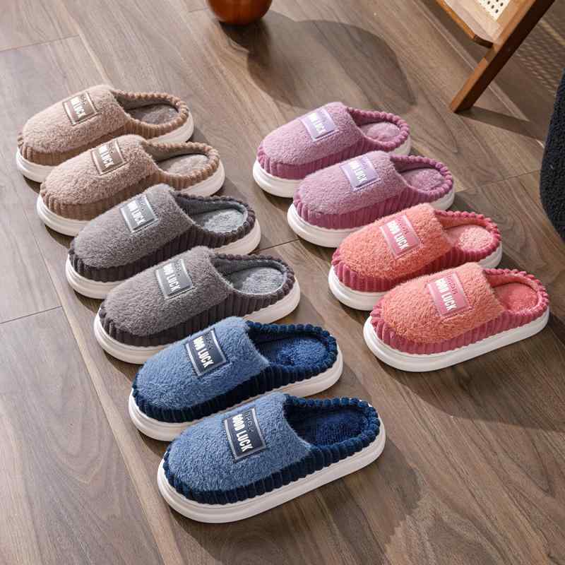 ・カテゴリ: スリッパ・ルームシューズ・スタイル: シンプル・対象: ユニセックス・対象年齢: 大人・アッパー素材: スエード調・裏地素材: 人工ファー・インソール素材: 人工ファー・靴底素材: PVC・ミッドソール素材: EVA（一体成型...