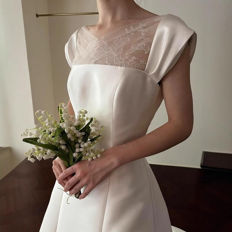 ・カテゴリ: イブニングドレス・主な素材: ポリエステル90～95%・ネックライン: キャミソールタイプ・襟元: 斜め襟・袖丈: ノースリーブ・カラー展開: ホワイト、ブラック・サイズ展開: XS、S、M、L、XL、XXL、XXXL・用途:...