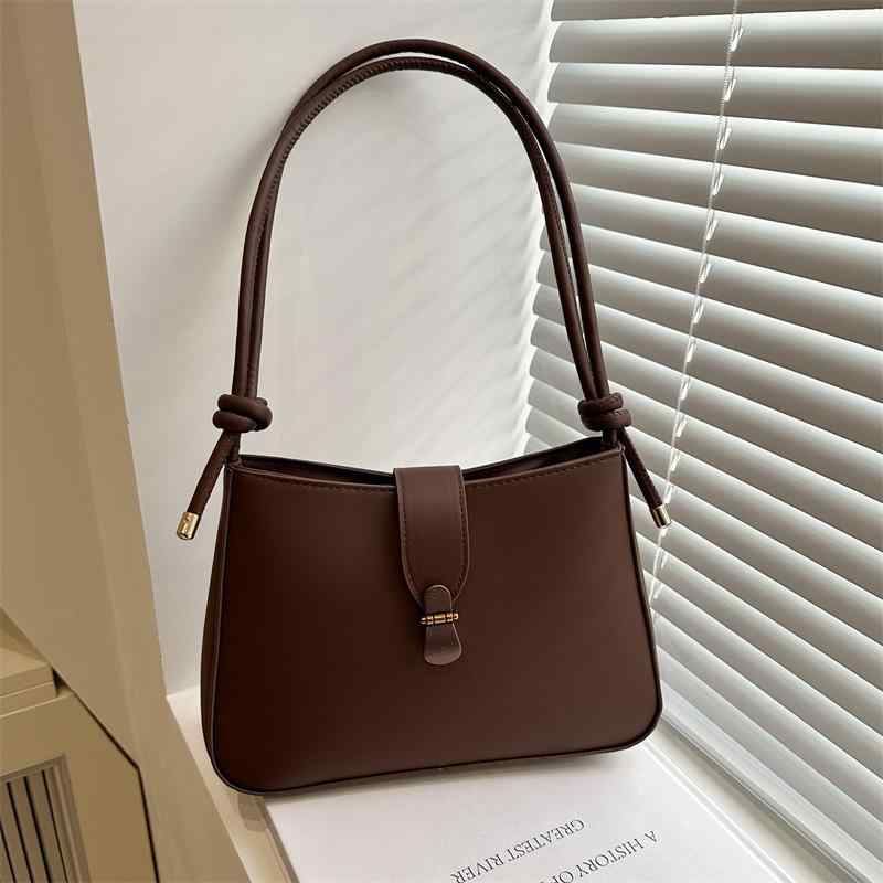 ・カラー: ホワイト、ブラック、ピンク、カーキ、ブラウン・スタイル: 都市シンプル・素材: PUレザー・バッグスタイル: ショルダーバッグ・バッグサイズ: ミドルサイズ・流行要素: ステッチ・裏地素材: ポリエステル・バッグ形状: 横型スク...