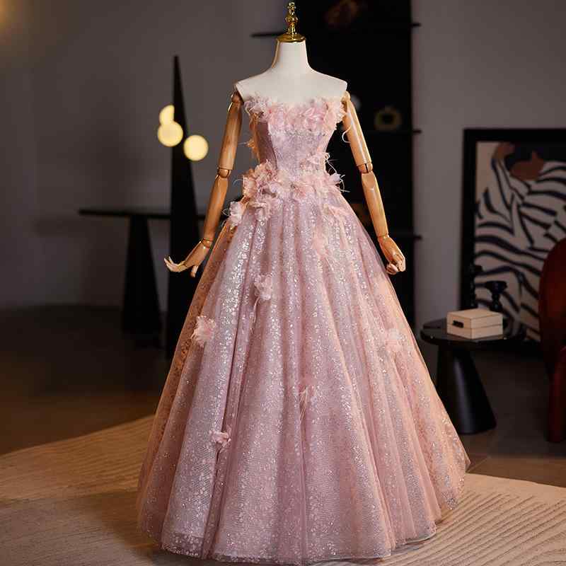 "・主な素材: ポリエステル・ネックライン: チューブトップ型・袖丈: ノースリーブ・カラー: ピンク・サイズ展開: S, M, L, XL・丈: ロング・ウエスト: ミドルウエスト・デザイン要素: プリーツ・対象年齢層: 大人・...