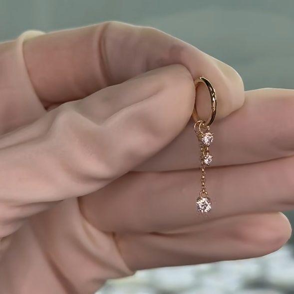 ・素材: 合金・表面処理: 電鍍・流行要素: 面取り四角粒・スタイル: 百搭・スタイル分類: ファッション通勤・製品カテゴリ: 耳飾・適用: 女性用・流行要素分類: 幾何