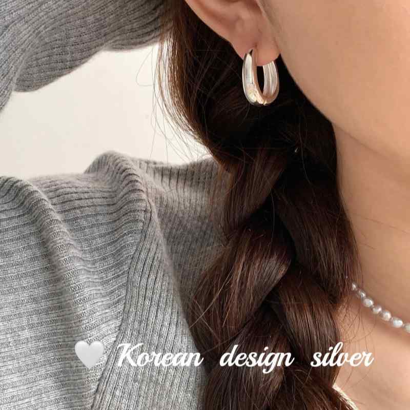 ・素材: 銀・形状: 幾何型・処理: 電鍍・カラー: 銀色・純度: 925銀・流行要素: 円・スタイル: 高級感・スタイル分類: ファッション通勤・商品カテゴリ: 耳飾・対象: 女性・流行要素分類: 形状/パターン