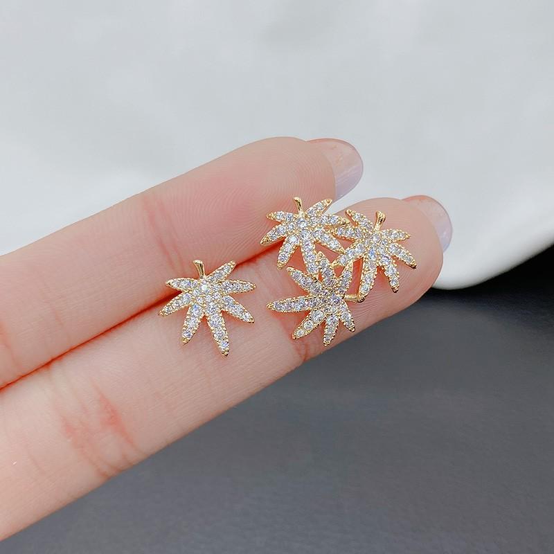 ・素材: 合成キュービックジルコニア、水晶・カラー: メープルリーフ・スタイル: 日韓・スタイル分類: 爽やか可愛い・製品カテゴリ: 耳飾