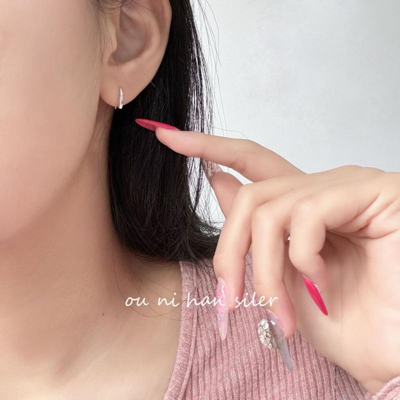 ・素材: 925銀・形状: 水滴形・カラー: 銀色・スタイル: 簡約・仕上げ: 精工・分類: ファッション通勤・カテゴリ: 耳飾・対象: 女性・要素: 幾何