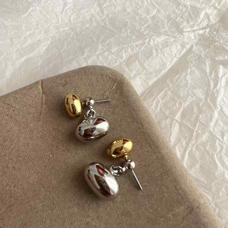 ・素材: 銅・処理: 電鍍・形状: 幾何型・カラー: 金、銀・流行要素: 楕円・スタイル: INS風・耳針素材: 純銀・スタイル分類: 個性風潮・商品カテゴリ: 耳飾・対象: 男女通用・流行要素分類: 幾何