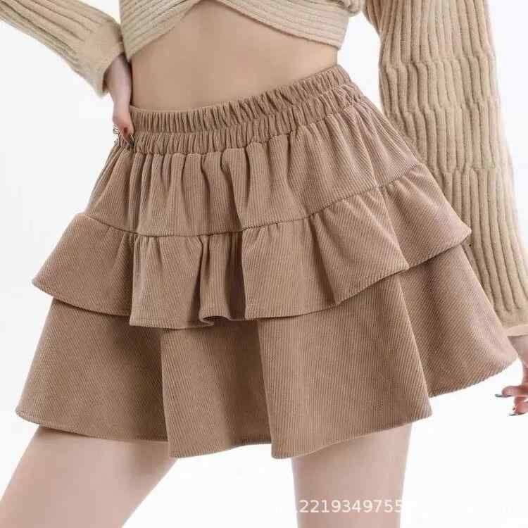 ・柄: 無地・加工: シワ加工・素材: コーデュロイ・主素材: ポリエステル・副素材: スパンデックス・主素材率: 80-90%・副素材率: 30%以下・スカート形状: ケーキスカート・スカート丈: ショート・ディテール: プリーツ・カラー...