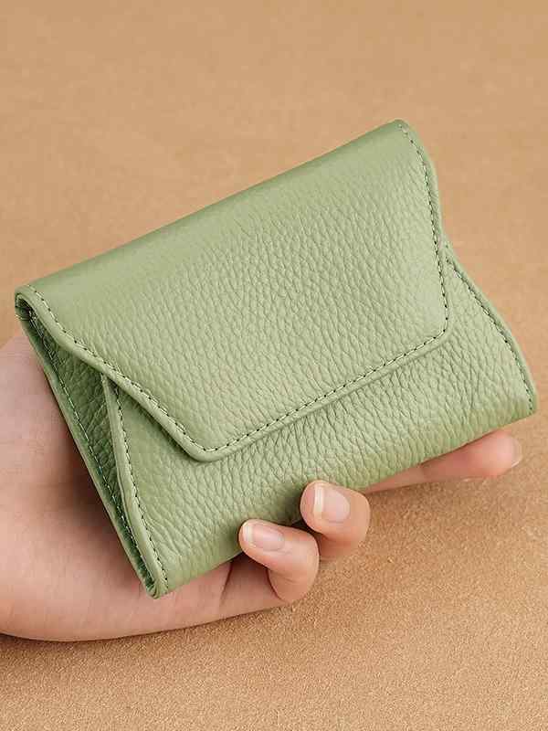 ・素材: 頭層牛皮・ステッチ: 車縫線・スタイル: 爽やか可愛い・対象: 男女兼用・タイプ: 二つ折り・カラー: 黒、ローズレッド、ライトブラウン、ライトパープル、ピンク、アボカドグリーン・シーン: 日常・カテゴリ: 小銭入れ