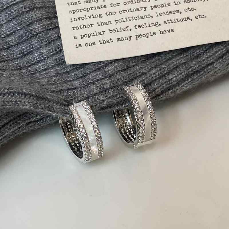 ・素材: 銅・形状: 幾何型・加工: 電鍍・カラー: 金色、銀色、ローズゴールド・流行要素: 円形、幾何・スタイル: 簡約、文艺復古・対象: 女性・商品カテゴリー: 耳飾