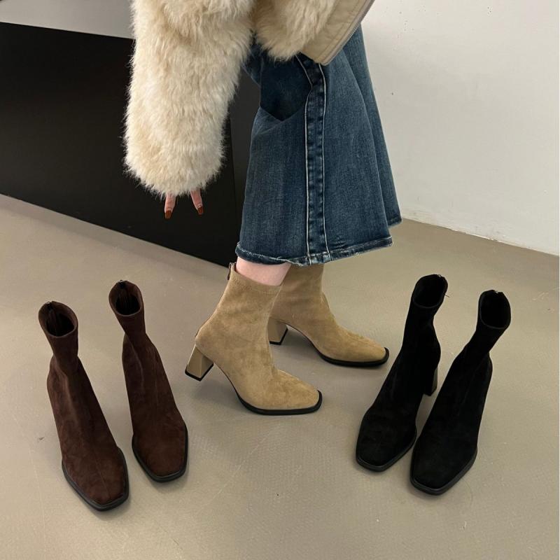 ・対象性別: 女性・スタイル: 韓国風・トゥ形状: スクエア・ヒール形状: チャンキーヒール・ヒール高: 3-5cm・デザイン: スリムブーツ・機能: 身長上げ、保暖・筒高: ミッド・厚み: 普通・着脱方法: 後ろジッパー・パターン: 無地...