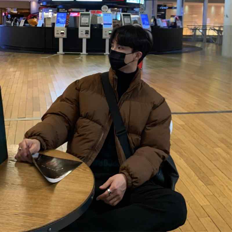 ・防寒: 通常(-20℃~-5℃)・フィルパワー: 550・詰め物: 白ダックダウン・ダウン含有率: 51%~55%・デザイン: ベーシック・シルエット: ルーズ・着丈: 普通(50cm＜着丈≤65cm)・襟: スタンドカラー・前立て: ジ...