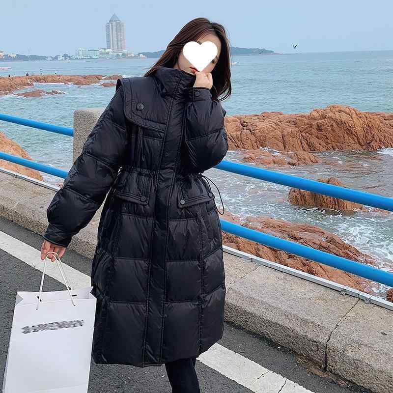 ・充填材: ホワイトダックダウン・ダウン含有率: 96%以上・厚み: 超薄・生地: アクリル・主生地含有率: 30-50%・シルエット: ルーズ・襟型: スタンドカラー・着丈: ロング(100cm超)・袖丈: ロング・デザイン: 無地・カラ...