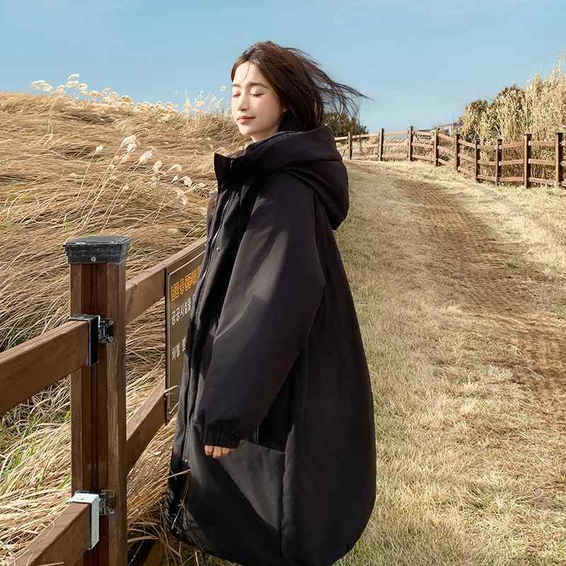 ・詰め物: グースダウン・ダウン含有率: 51%~55%・厚み: 厚手・フィット: スタンダード・フード: あり・着丈: ロング (80cm超100cm以内)・袖丈: 長袖・ポケット: あり・前立て: ジッパー・カラー: ブラック・サイズ:...