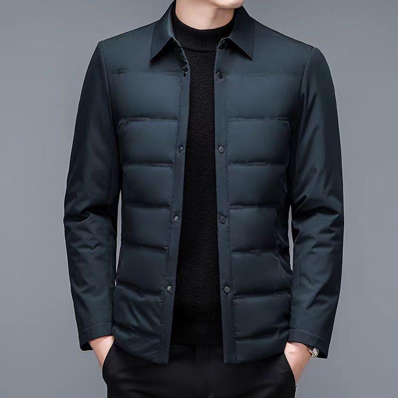 ・充填材: ホワイトグースダウン・ダウン含有量: 81%～85%・スタイル: ベーシック・シルエット: フィット・着丈: 40cm超～50cm・襟型: ラペル・フード: なし・前立て: シングルブレスト・厚み: 薄手・テイスト: 通勤・対象...