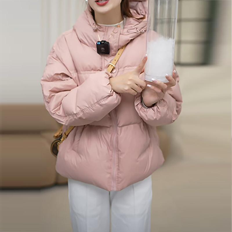 ・充填材: 白ダックダウン・ダウン含有量: 51-55%・厚み: 中厚・主素材: スパンデックス・主素材含有率: 30%以下・タイプ: Aライン・着丈: 超短(40cm以下)・前立て: ワンボタン・カラー: ブラック,ピンク,ドラゴンフルー...