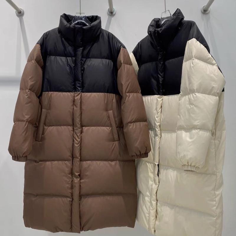 ・充填材: ホワイトグースダウン・ダウン含有率: 96%以上・厚み: 超薄・生地: アクリル・シルエット: ルーズ・襟型: スタンドカラー・着丈: ロング(100cm超)・袖丈: ロングスリーブ・デザイン: 無地・色: オフホワイト×ブラッ...