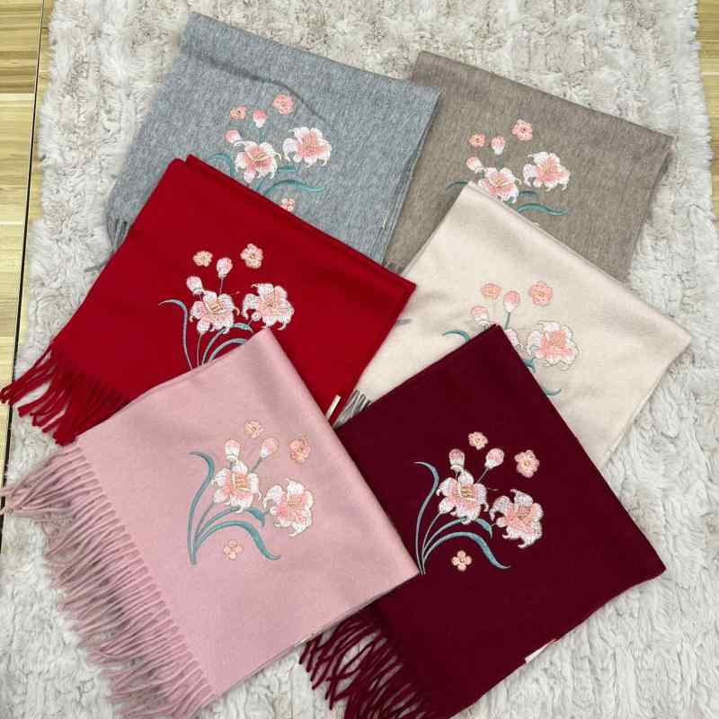 ・編み方: 経編・機能: 保温・スタイル: ロング・色: ワインレッド、カーキ、ベージュ、グレー・長さ: 180cm×30cm（含毛羽）・素材: ウール・主素材成分: ウール100%