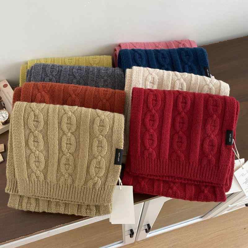 ・素材名: ウール・主素材含有率: 100%・カラー: レッド,オレンジ,イエロー,グレー,ブルー,グリーン,ピンク,ブラウン,カーキ,オフホワイト・スタイル: 中長・編み方: 経編・機能: 保温・サイズ: 165×23cm