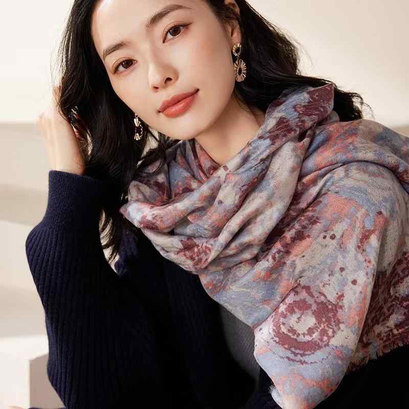 ・編み方: ツイル・流行要素: ライン・機能: 保温・款式: 中長・長さ: 195cm・主面料成分: カシミヤ 100%・スタイル: エレガント,ファッションOL,ユーロアメリカン,ライトラグジュアリー,ハイセンス・スタイル分類: ファッシ...