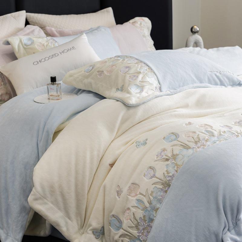 ・染色: 活性染色・加工: 刺繍・重量: 4000g-4500g・パターン: 植物花卉・スタイル: ベッドシーツ式・色柄: ヘラプリンセス-ブルー,ヘラプリンセス-クリームパウダー・サイズ: 1.5m四件セット 被套200×230cm 床单...