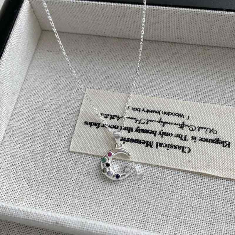 ・素材: 925シルバー・加工: ダイヤモンドインレイ・形状: 星型・チェーンスタイル: クロス・全長: 41-50cm・カラー: シルバー,18Kゴールド・重量: 2.25g・デザイン要素: 太陽,月,星・対象: 女性用・スタイル: 個性