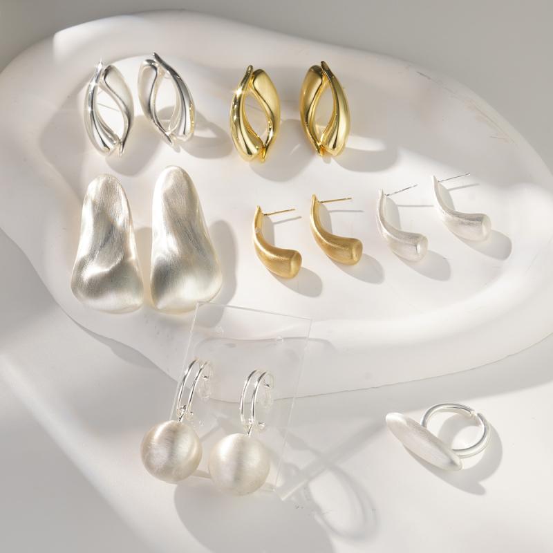 ・素材: 金属・形状: 幾何型・加工: 電鍍・流行要素: 環形,幾何・スタイル: ファッションOL・スタイル分類: ファッション通勤・対象: 女性