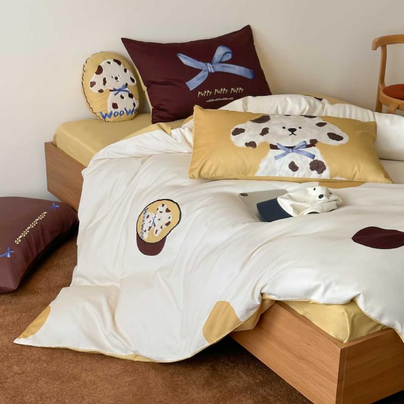 ・柄: 動物・スタイル: ベッドシーツ式・パターン: 起毛クリームパフ・サイズ: 1.5m(200×230cm対応),1.8m(200×230cm対応),2.0m(220×240cm対応)・角バンド数: 8・セット内容: 4点セット