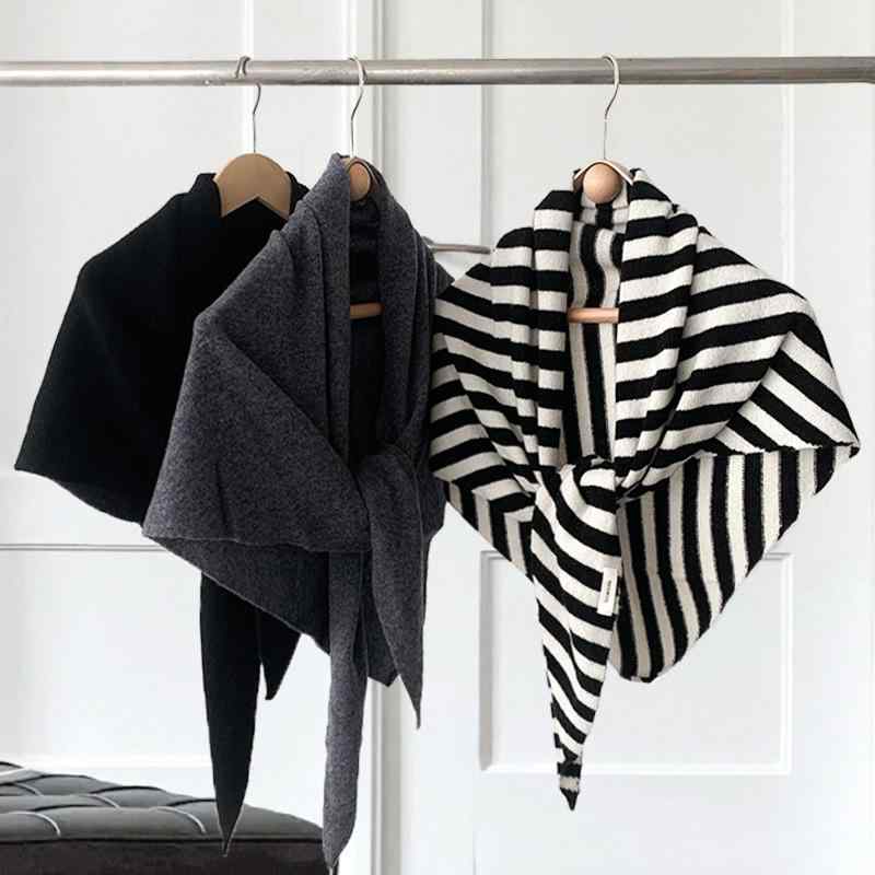 ・編み方: 経編・機能: 保温・款式: 三角スカーフ・色: ブラック+ベージュ(ストライプ),グレー(ストライプ),ブラック(無地),ネイビー(ストライプ),赤(無地),レッドベージュ(ストライプ),カーキ(無地),ブラウン(無地),オート...