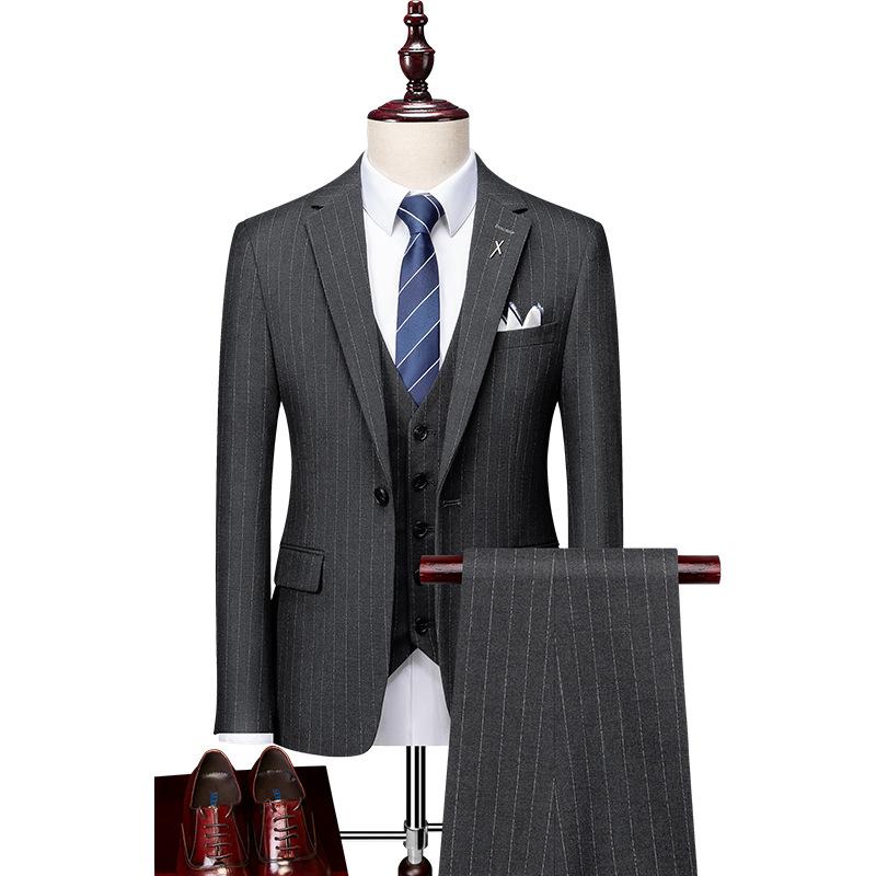 ・前立て: シングルブレスト一粒ボタン・適応季節: 四季・生地名: 化学繊維混紡・主生地成分: ビスコース・主生地成分含量: 28%・適用シーン: 結婚式・襟型: ノッチラペル・スリット: 後中開き・シルエット: スリム・厚み: 普通・デザ...