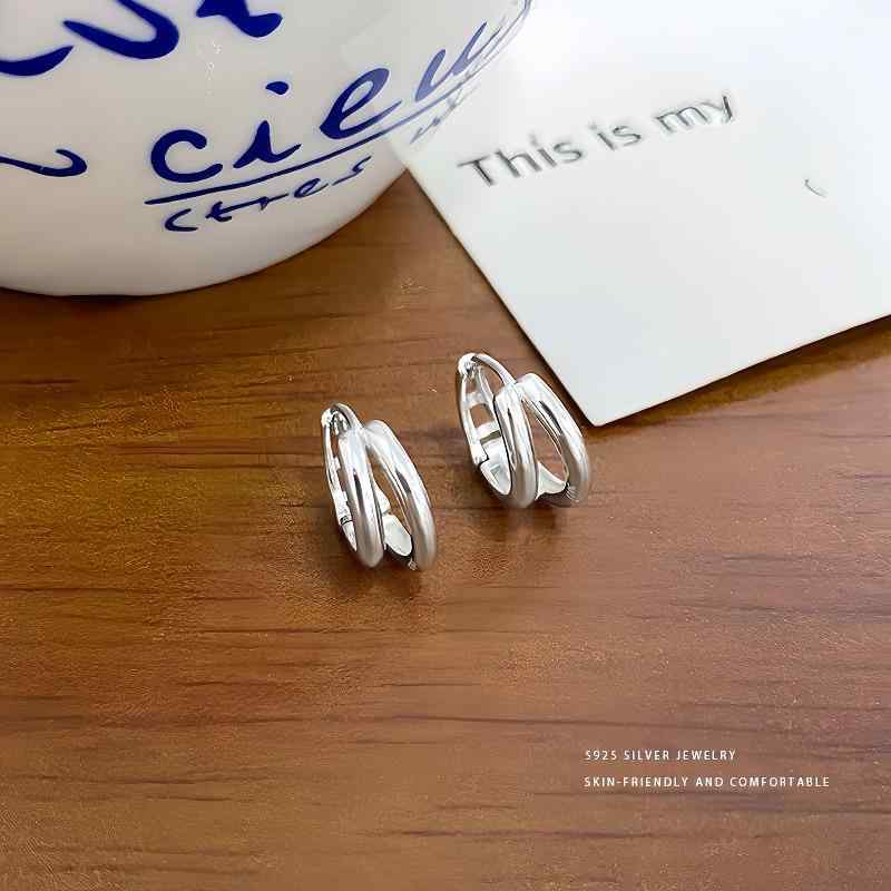 ・素材: シルバー・純度: 925シルバー・色: プラチナ・加工: メッキ・形状: 幾何型・流行要素: 蝶・スタイル: シンプル・対象: 女性・カテゴリ: 耳飾り