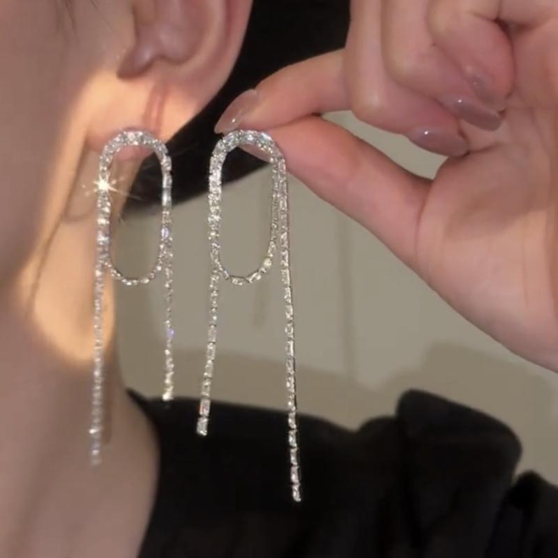 ・素材: ジルコン+銅・形状: 幾何型・加工: 電鍍・流行要素: 環形・スタイル: 軽奢風・スタイル分類: ファッション通勤・商品カテゴリ: 耳飾・対象: 女性用・流行要素分類: 幾何