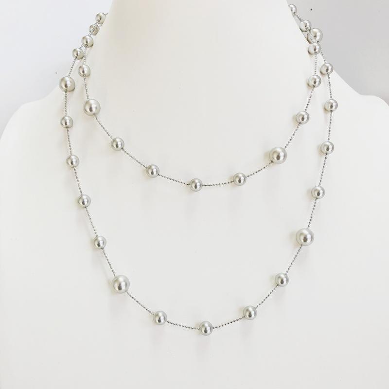 ・素材: 人工水晶・加工: 純手作り・形状: 幾何型・チェーン: パールチェーン・ペンダント素材: 人工パール・長さ: 81cm以上・色: オフホワイト,麻色・流行要素: 円形・重量: 17.5g・対象: 女性