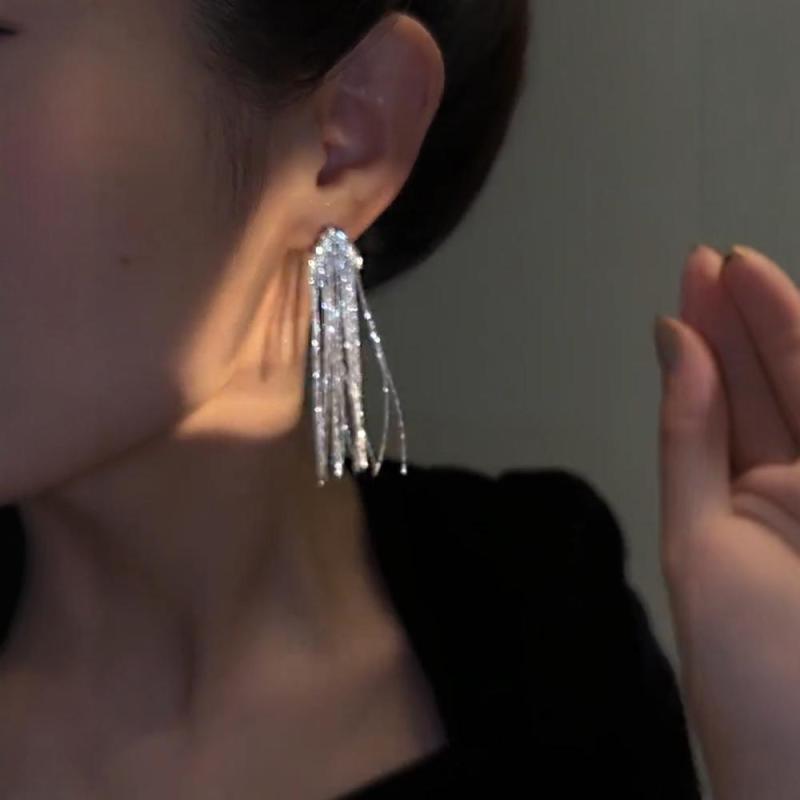 ・素材: 銅・形状: 幾何型・加工: 電鍍・流行要素: 線条・スタイル: 冷淡風・スタイル分類: 個性風潮・対象: 女性・流行要素分類: 幾何