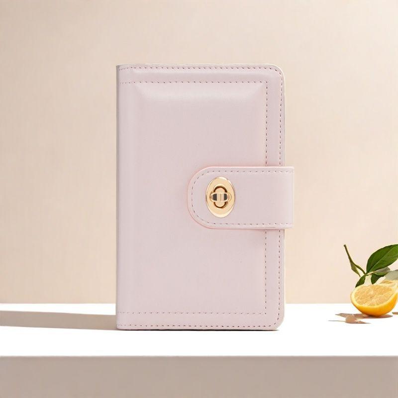 ・素材: PU・折数: 2つ折り・色: ピンク、黒、青、ダークブラウン、紫・デザイン要素: ステッチ、チェーン、ロック・柄: 無地・裏地素材: 合成革・機能: 超軽量、拡張、収納