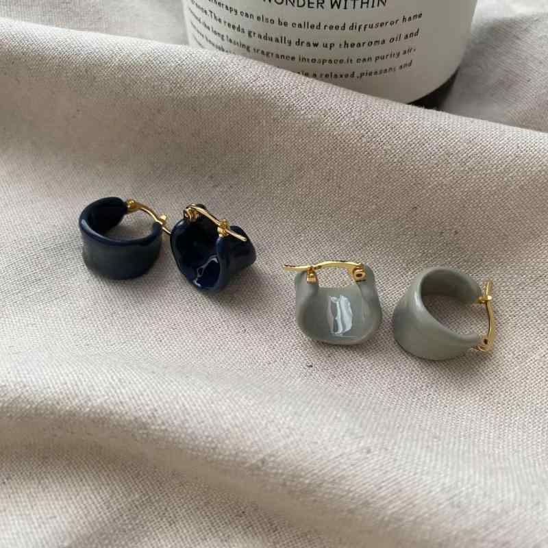 ・素材: 銅・加工: メッキ・色: グレー,ブルー・形状: 円形,三角形・スタイル: INS風・スタイル分類: 個性風潮・商品カテゴリ: 耳飾・対象: 女性・流行要素分類: 幾何学