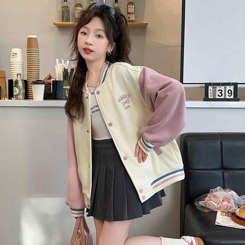 ・性別: 女・対象年齢: 8歳以上(140cm以上)・スタイル: カジュアル・厚み: 普通・加工: 柔軟処理・フード: なし・袖丈: 長袖・安全基準: B類・素材: 化学繊維・裏地成分: ポリエステル・留め方: 単排ボタン・ステッチ密度: ...