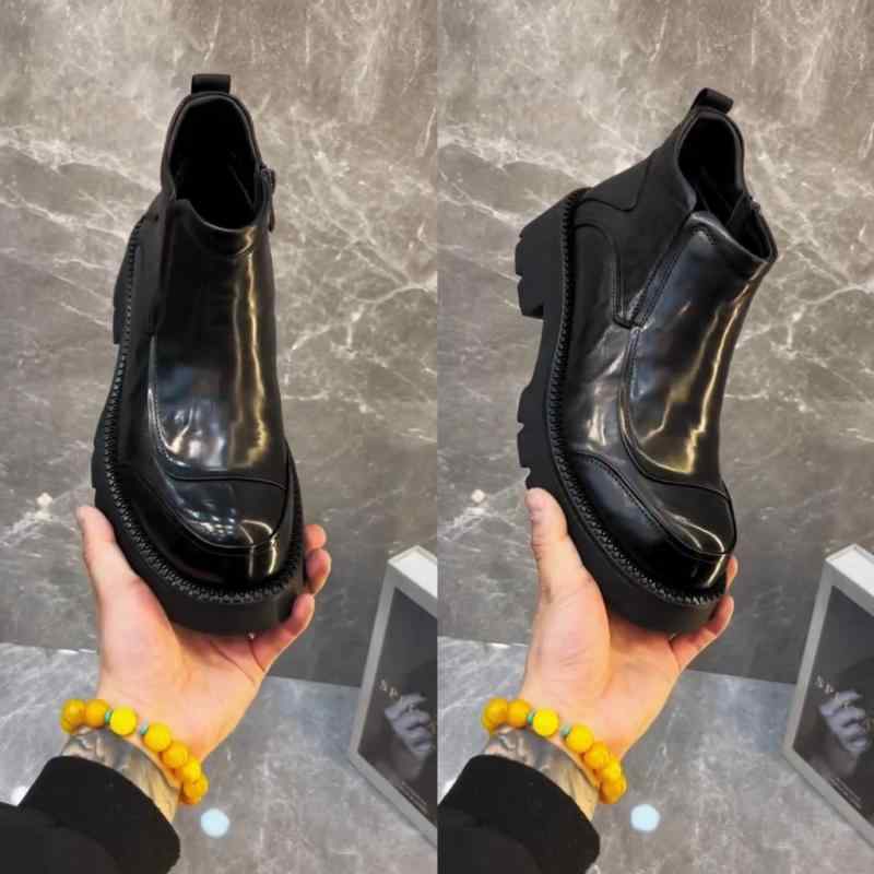・対象性別: 男性・靴底素材: 合成底・対象年齢層: 成人・アッパー素材: 牛革・機能: 滑り止め,保温・加工: 漆面加工・ヒール高: フラット・スタイル: ヤングカジュアル・厚み: 厚手・柄: 無地・筒丈: ミッド・着脱方法: スリッポン...