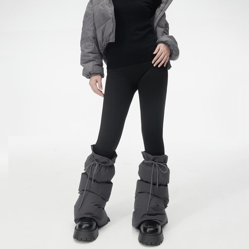 ・表地素材: コットン・主素材: ポリエステル 60%・機能: 防臭・スタイル: スイート・柄: 無地・対象性別: 女性・対象年齢層: 13-60歳・筒丈: 中筒・加工: ドローコード・使用季節: 秋季、冬季・カラー: ダークグレー、ブラッ...