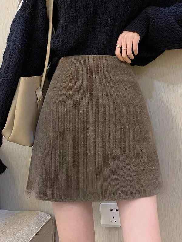 ・柄: 無地・加工: ステッチ・生地名: ウール・主生地成分: ポリエステル・ポリエステル含有率: 95%以上・スカート型: Aライン・スカート丈: ショート・色: ブラック、カーキ・サイズ: フリーサイズ・スカートカテゴリ: ハーフスカー...