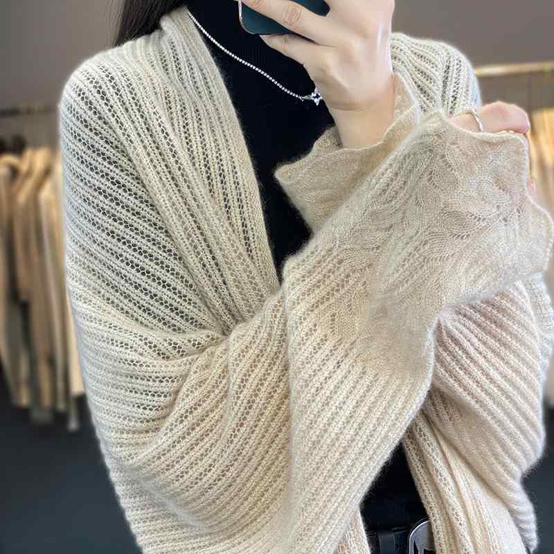 ・対象: 女性・素材: ウール・成分: 96%以上・カラー: ベージュ,カーキ,グレー,ゴールドブラウン,キャメル・スタイル: 甘め・長さ: 160cm・幅: 70cm・編み方: 経編・パターン: 単色・機能: 保温・加工: 提花・装飾: ...