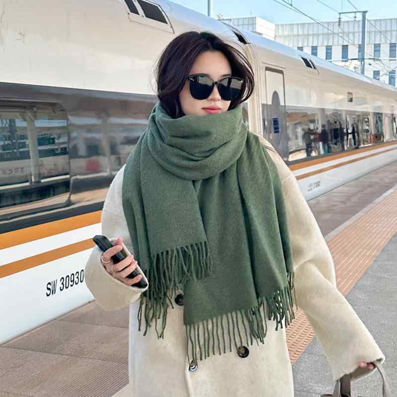 ・性別: ユニセックス・素材: フェイクカシミア・色: ピンク,ブラック,グレー,キャラメル,カーキ,グリーン,ベージュ,キャメル・スタイル: 欧米ストリート・長さ: 130×150cm・幅: 125cm・編み方: 横編み・パターン: 配色...