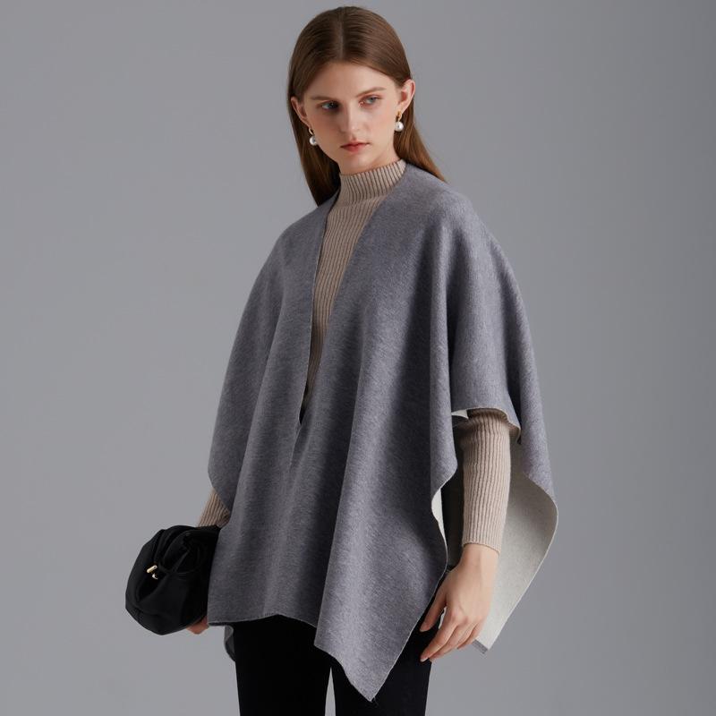 ・適用性別: 女性・素材: ウール・成分: ウール96%以上・カラー: グレー&amp;ホワイト,ネイビー&amp;ブラウン