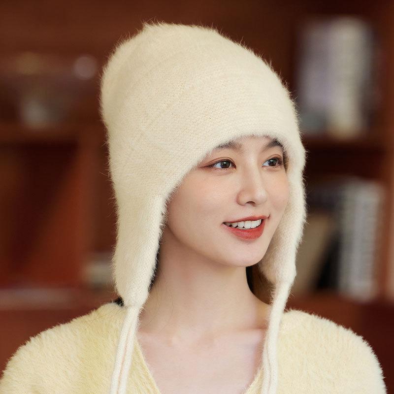 ・カラー: ブラック,グレー,オフホワイト,マゼンタ,ピンク・サイズ: フリーサイズ(56-58cm調整可能)・素材: ラビットファー(61-70%),ウール(31-50%)・帽型: 円頂・つば: 無・機能: 保温,防風・加工: ニット