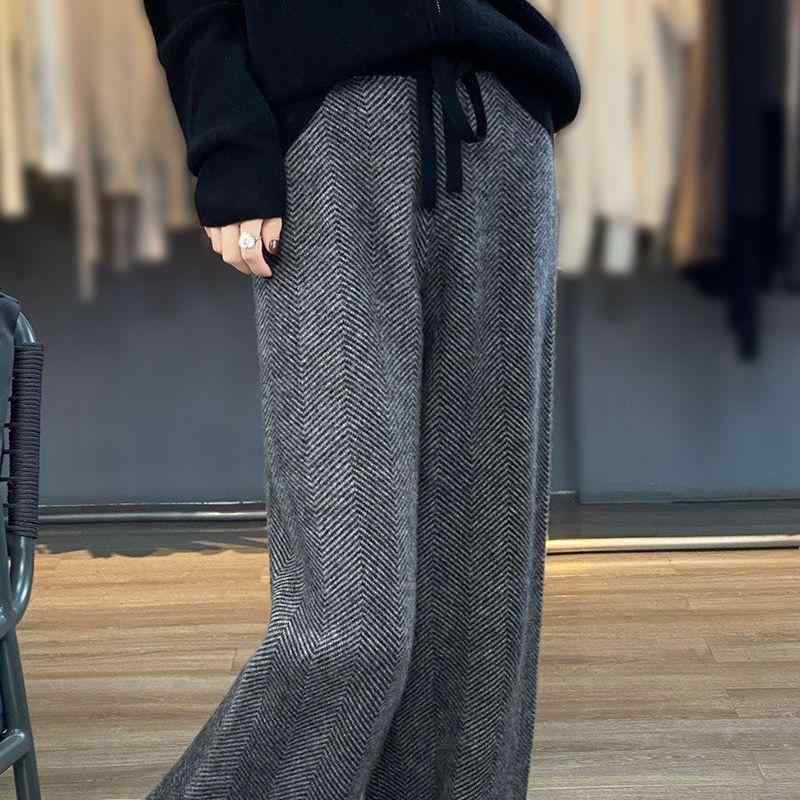 ・主素材: ウール95%以上・タイプ: ワイドレッグパンツ・丈: ロング・ウエスト位置: ハイウエスト・厚さ: 中厚・デザイン要素: 3D立体パターン・カラー: ブラック、パープル、ブルー・サイズ: M(150-155),L(155-160...